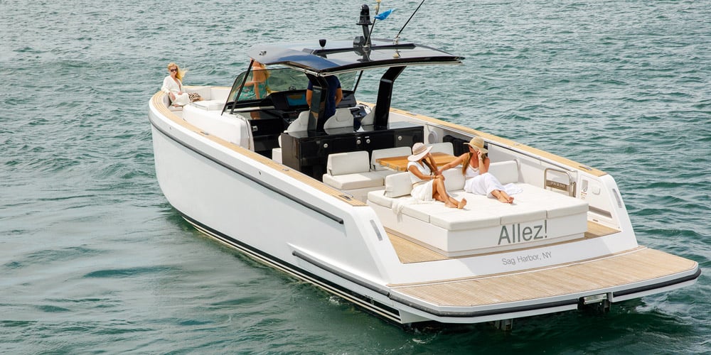 43' 2021 Pardo + Seabob | Stylish Day Yacht With Spacious Deck